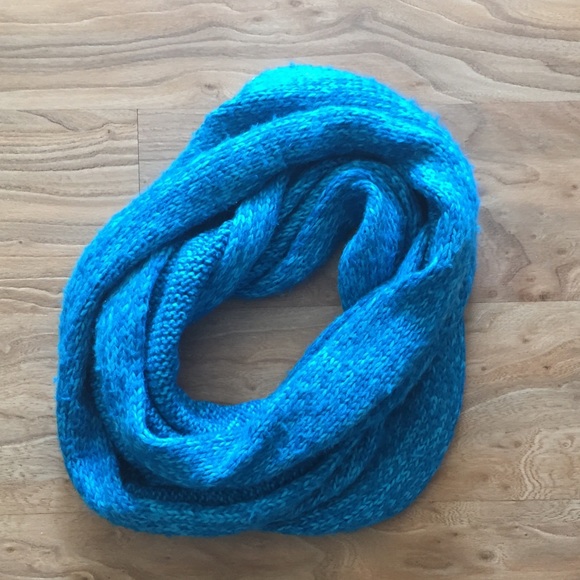 Mossimo Supply Co. | Accessories | Perfect Condition Ocean Blue Circle ...